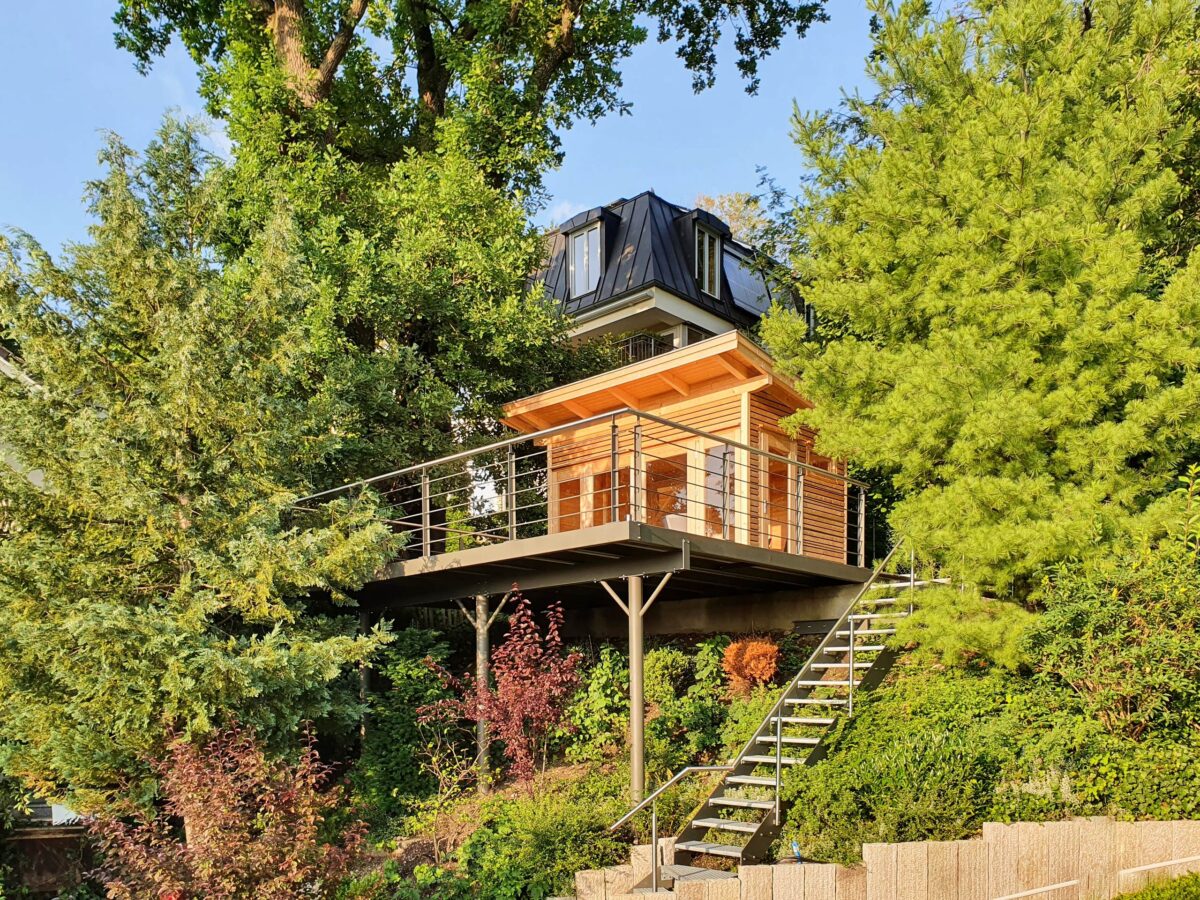 A garden house on a sloping site - check out what you need to know ...